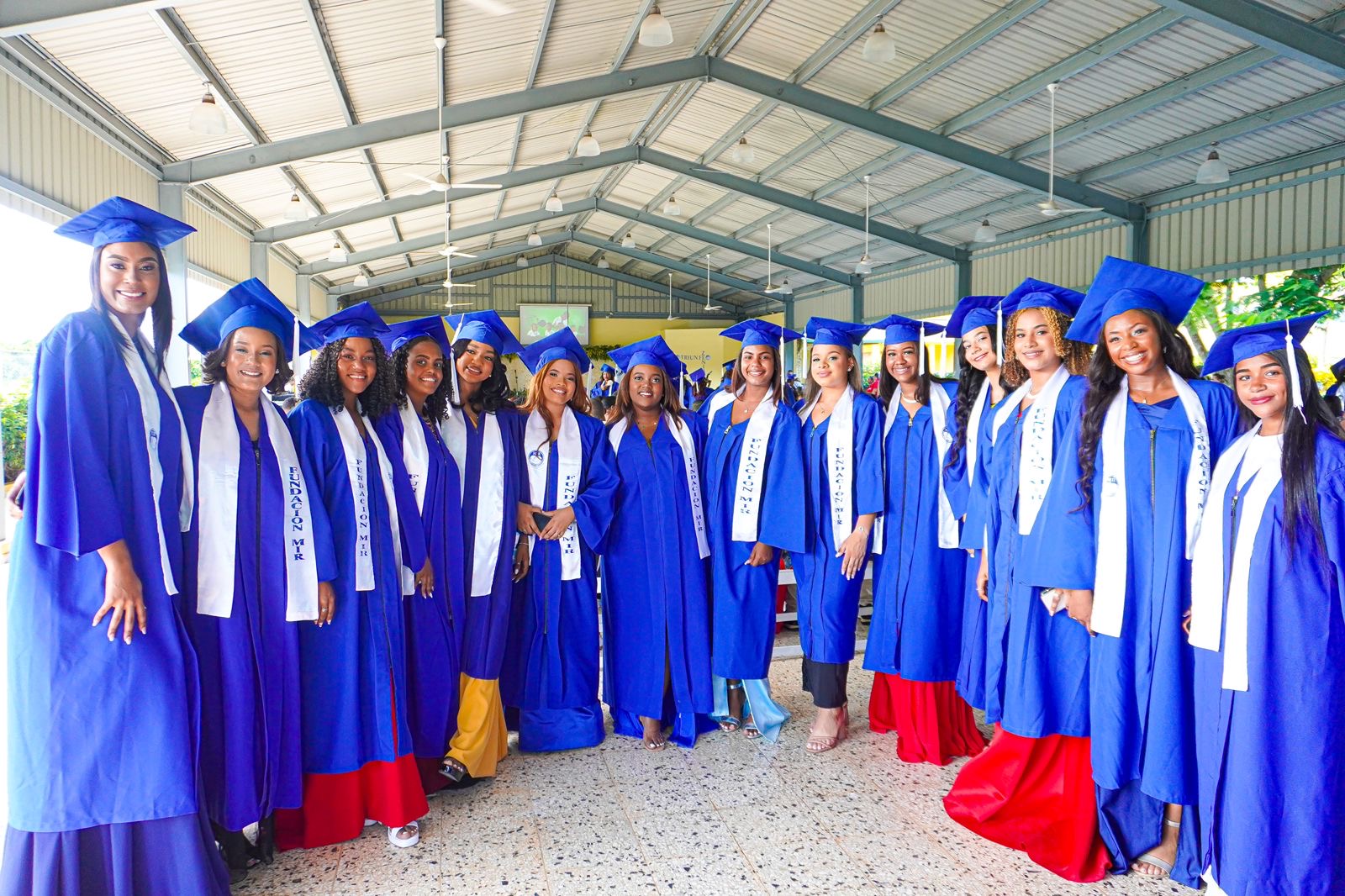 FUNDACIÓN MIR GRADÚA 149 ESTUDIANTES EN LA ROMANA BAJO LA MODALIDAD DE ...